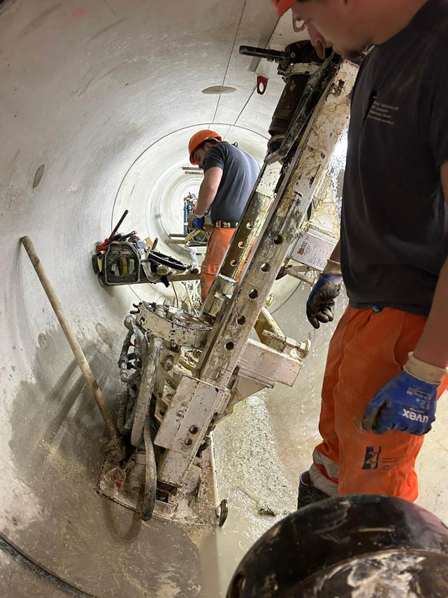 Paris house connection holes from tunnels - Bohrtec